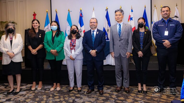 El Salvador es sede de seminario para la atención humanizada del parto ...