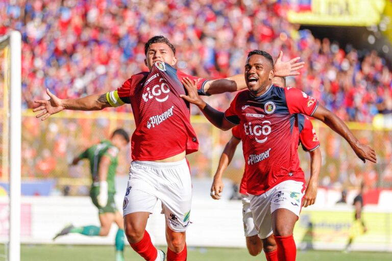 Fiesta tigrilla en el Cuscatlán: FAS vence a Jocoro y conquista la copa ...