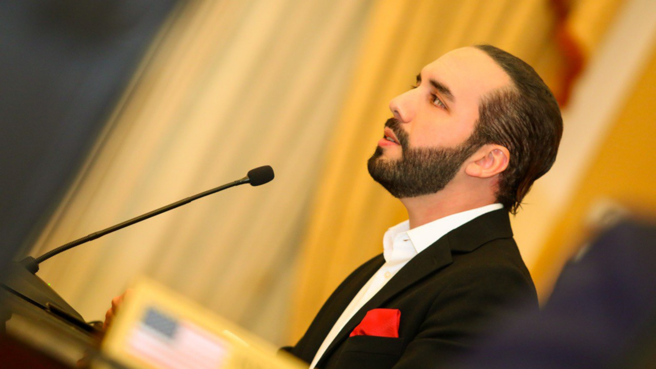 Bukele critica a los Ángeles Time por tildar como “culto” la aceptación ...